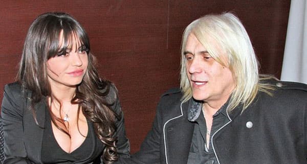 Razveo se Bora Čorba – Tračara